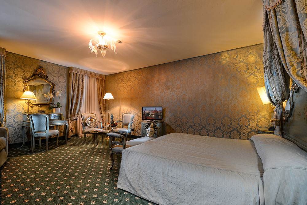 Venice Holidays Rooms | Ca' Rialto Venice Official Site