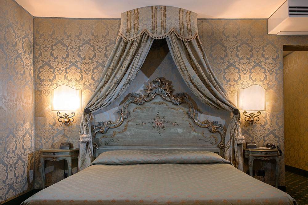 Venice Holidays Rooms | Ca' Rialto Venice Official Site